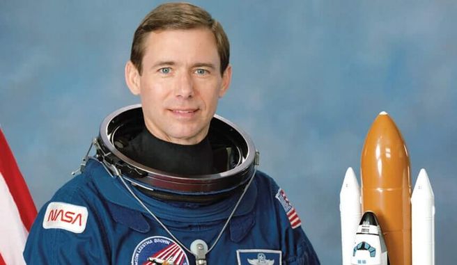 Brewster Shaw: Space Shuttle Astronaut | Wisconsin Alumni Association